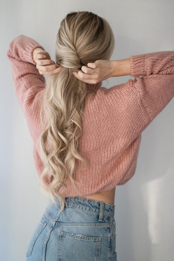 3 Easy Hairstyles that are Perfect for Sweater Weather
