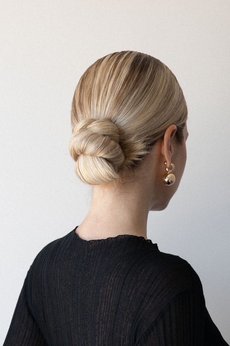 60 Second Low Bun Hairstyle - Long - Medium Hair Alex Gaboury