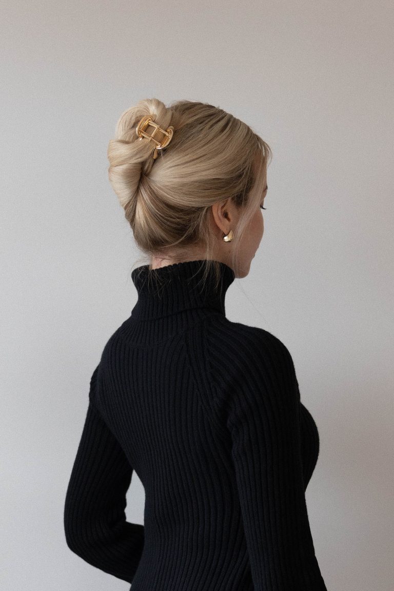 Easy Claw Clip Hairstyle ️ Viral Claw Clip Bun - Alex Gaboury