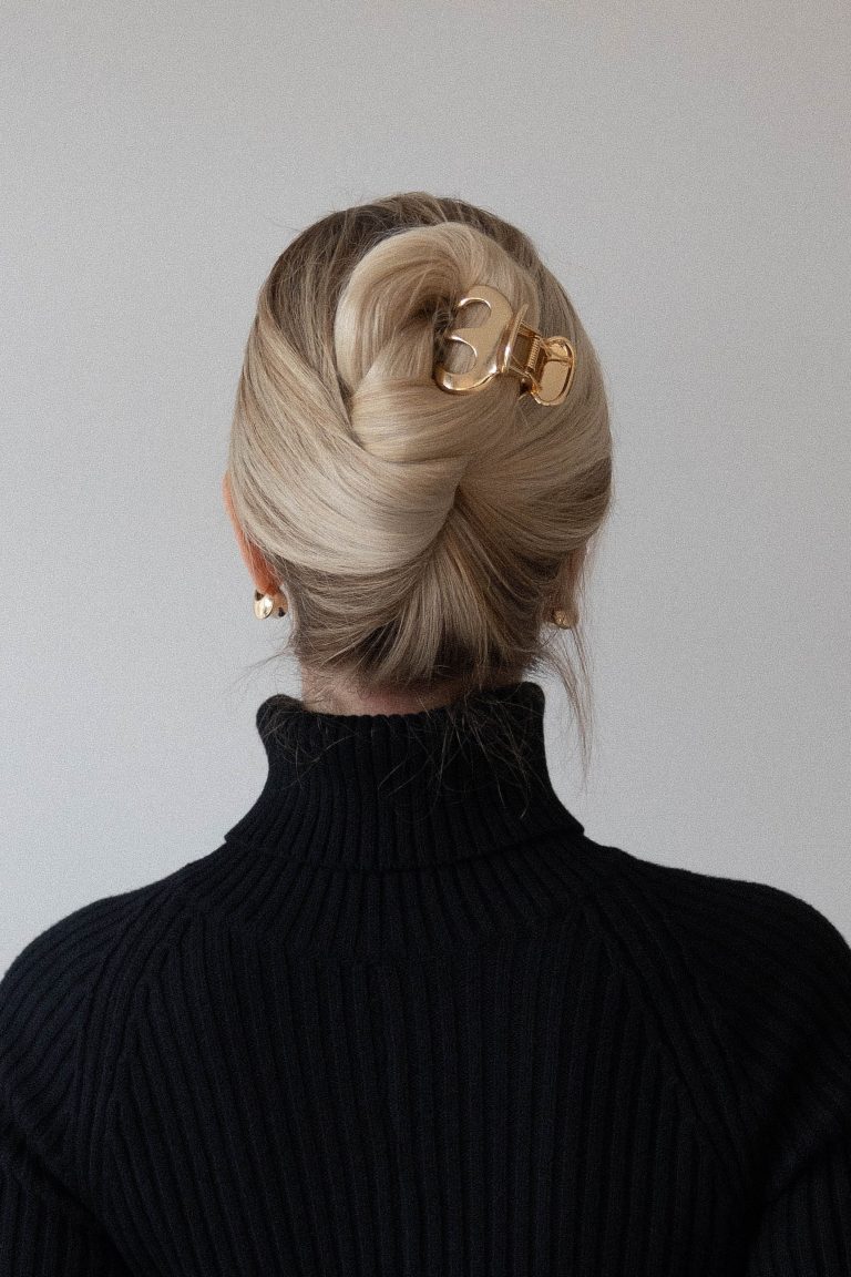 Easy Claw Clip Hairstyle ️ Viral Claw Clip Bun - Alex Gaboury